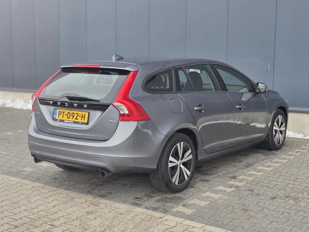 Volvo V60 Benzine Handmatig in Waalwijk kopen? - AutoWeek