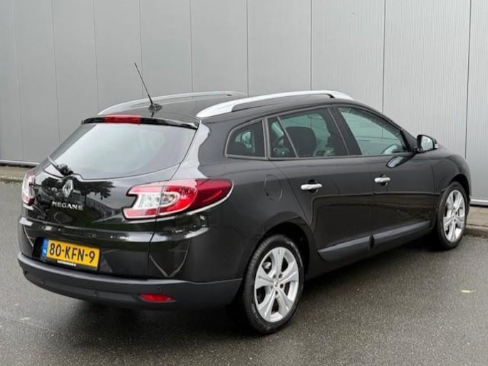 Renault Megane Benzine Handmatig in Almere kopen? - AutoWeek