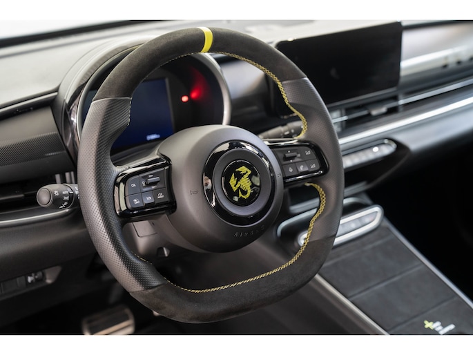 Abarth 600e Elektrisch Automatisch in Apeldoorn kopen? - AutoWeek