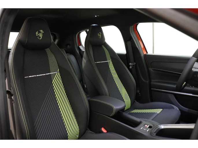 Abarth 600e Elektrisch Automatisch in Leeuwarden kopen? - AutoWeek